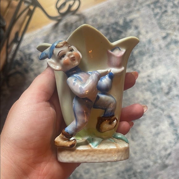 Accents | Super Cute Elf Planter Blue Elf With A Tree Stump Vintage ...